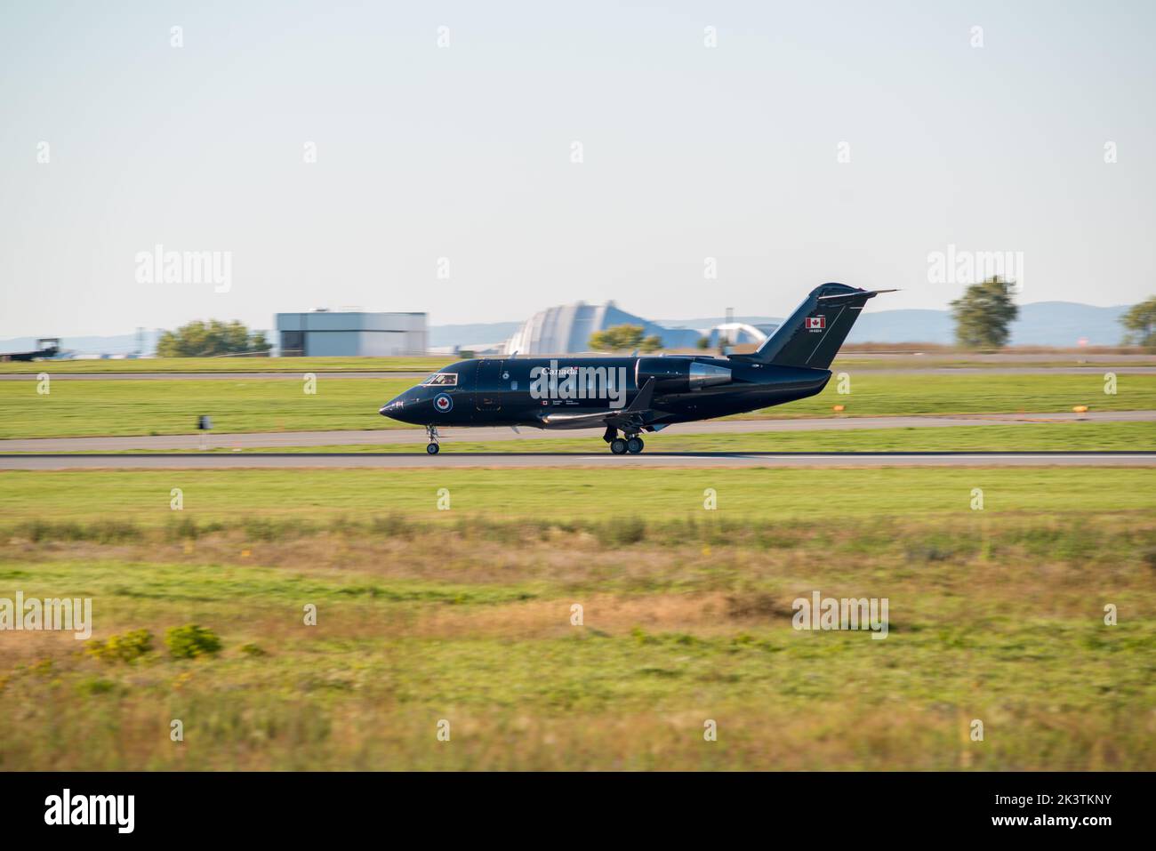 Prime Minister's Government Aircraft landing at the Ottawa McDonald ...