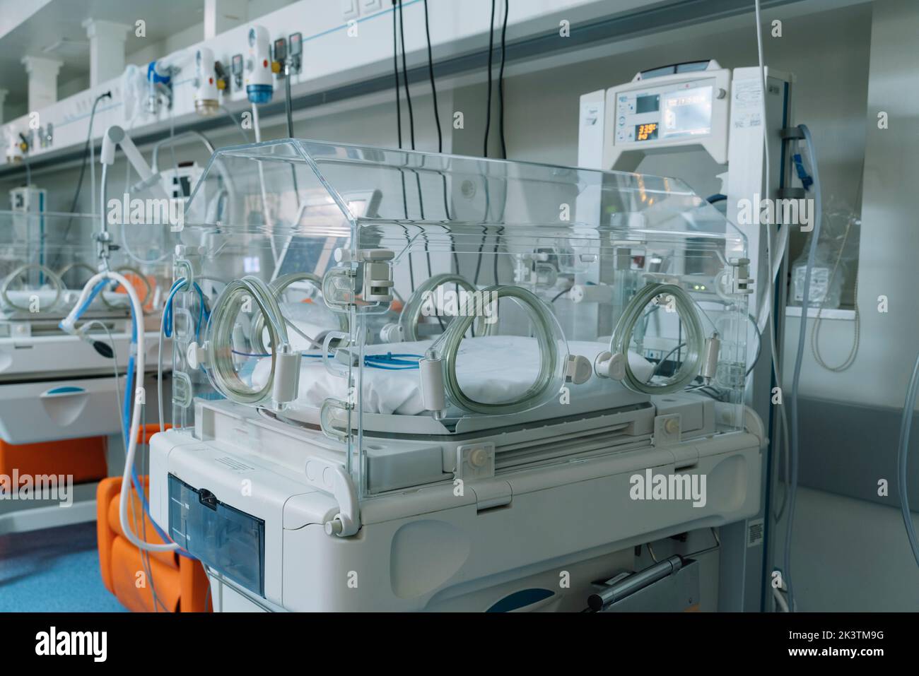 Incubator for newborn in hospital neonatal intensive care unit Stock ...