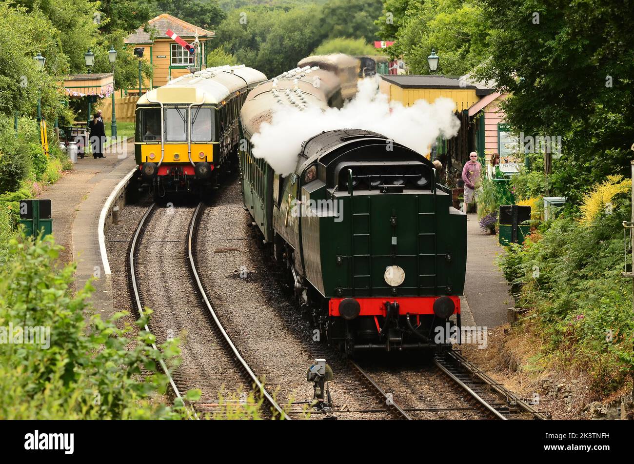 Steam and deisel trains in Harman's Cross station on the Swanage steam ...