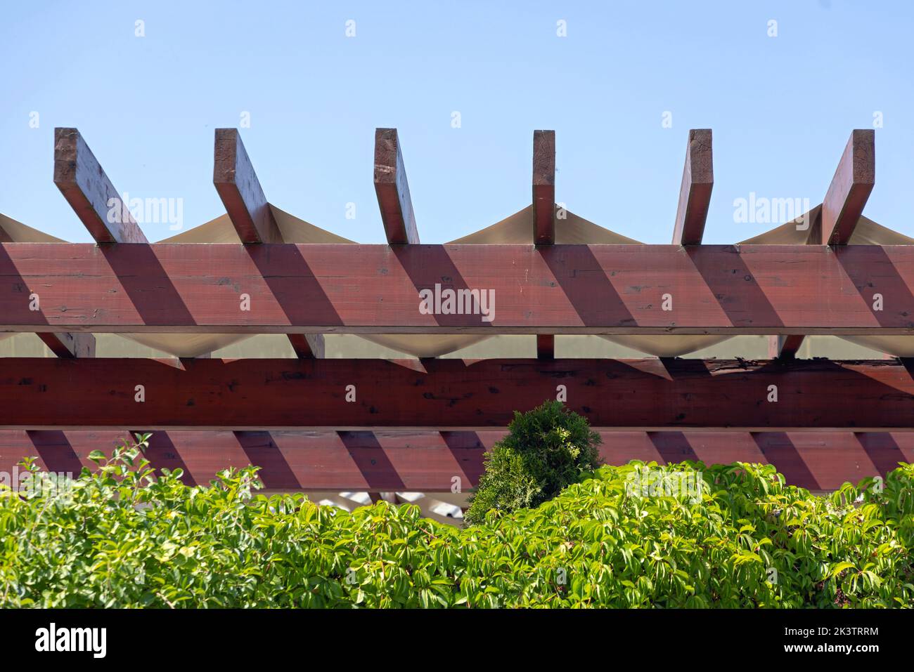 Overhead beams hi-res stock photography and images - Alamy