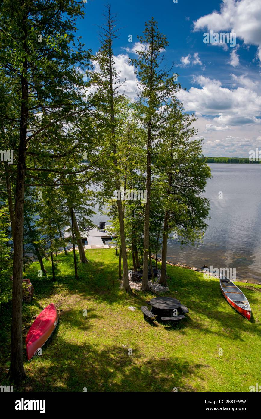 Paysage de lac canadien hi-res stock photography and images - Alamy