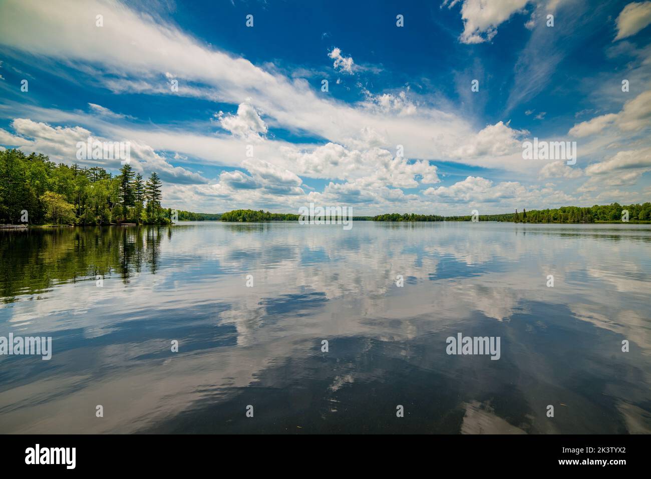 Paysage de lac canadien hi-res stock photography and images - Alamy