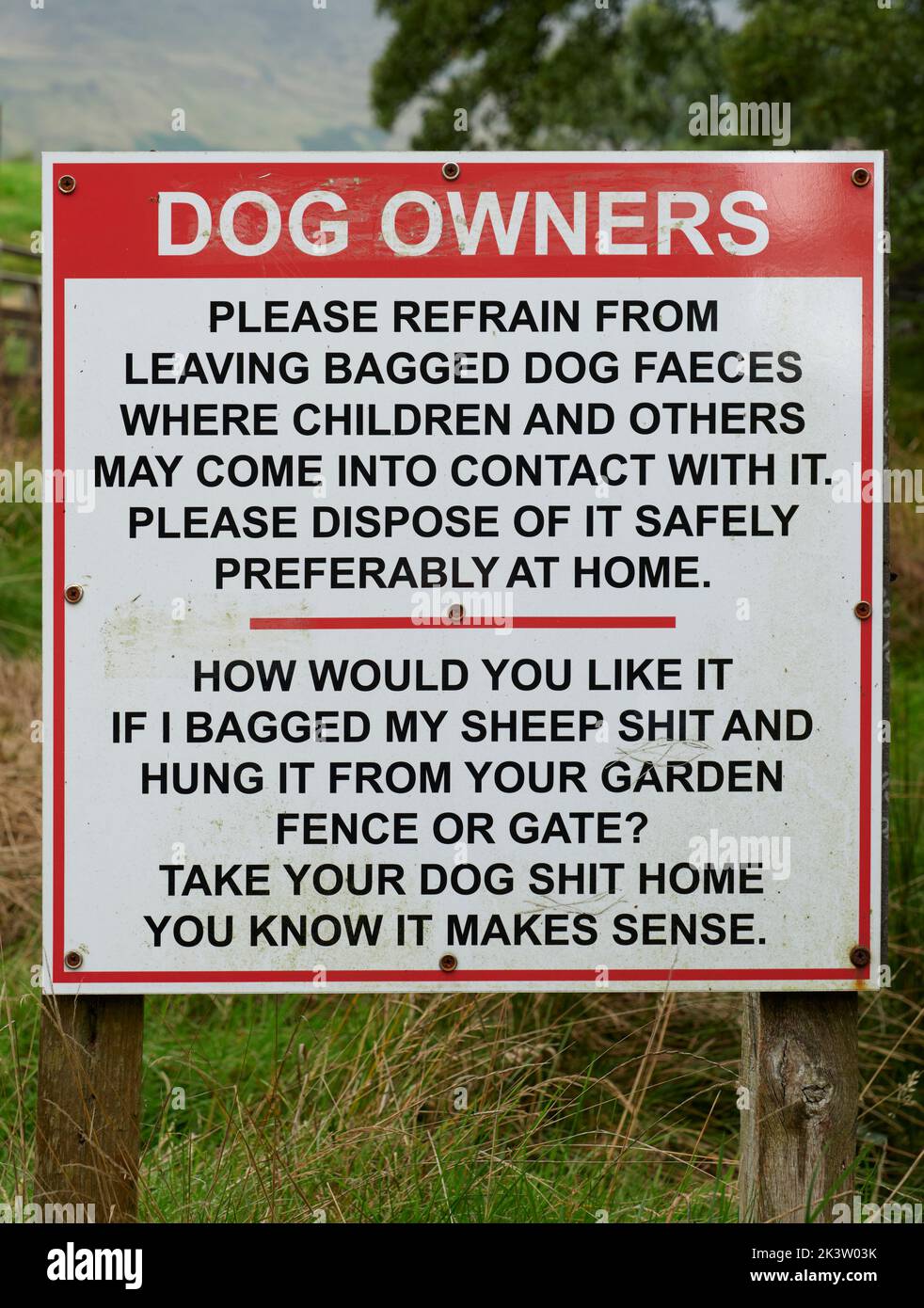 Dog litter warning sign hi-res stock photography and images - Alamy
