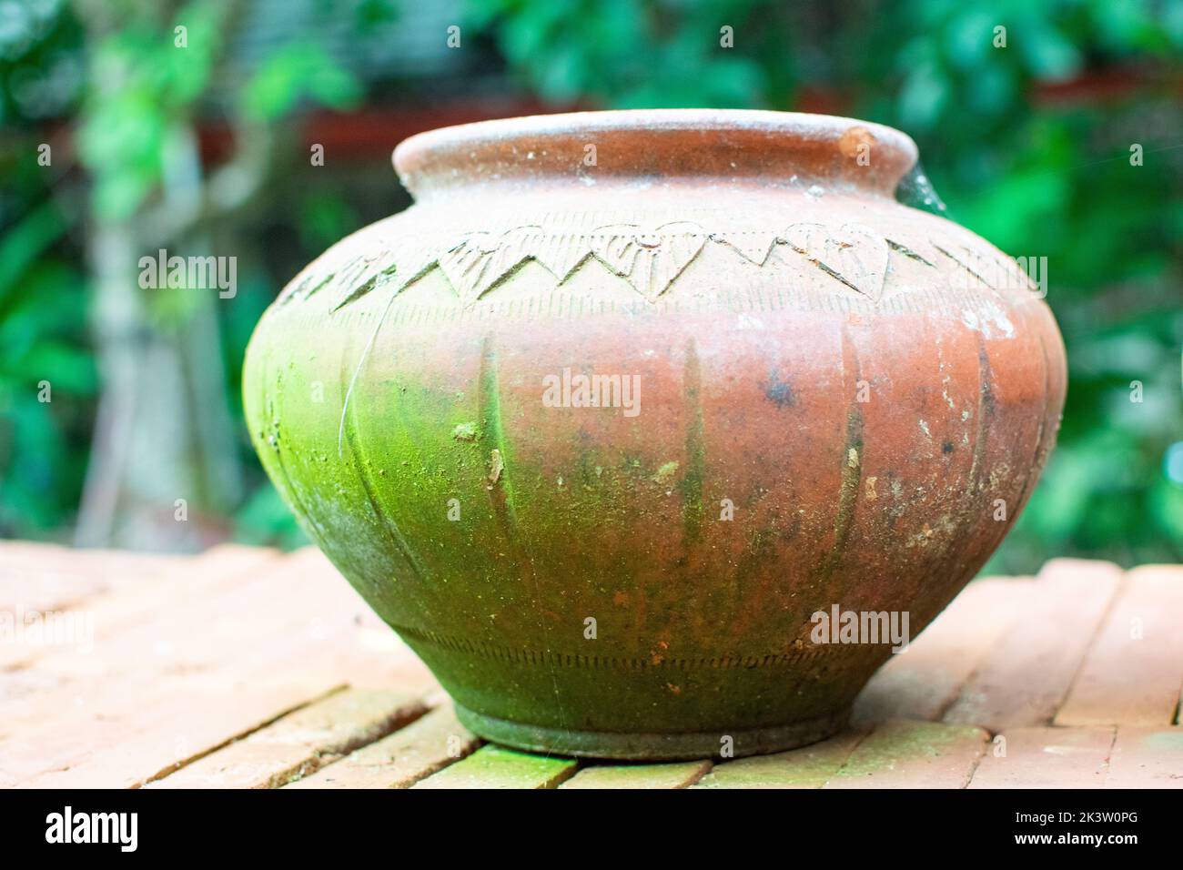 ancient clay jar Decoration Kitchen,Ancient Stock Photo - Alamy