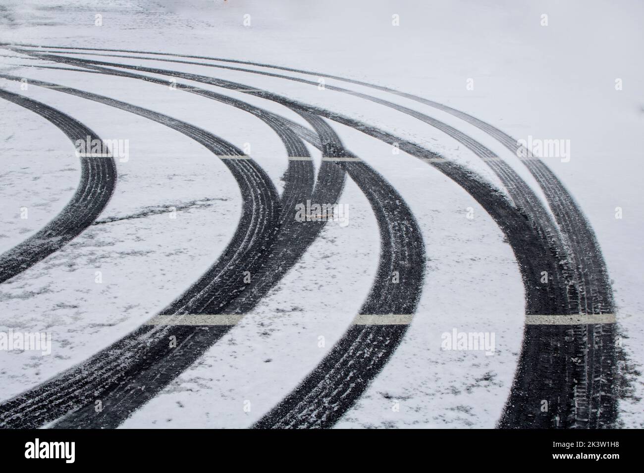 Tire imprints on snow hi-res stock photography and images - Alamy