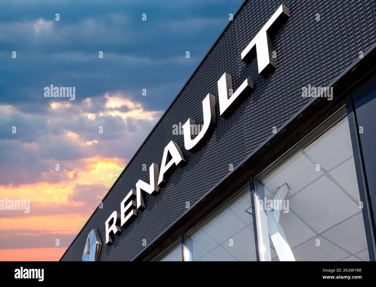Renault new car dealer sign logo hi-res stock photography and images ...