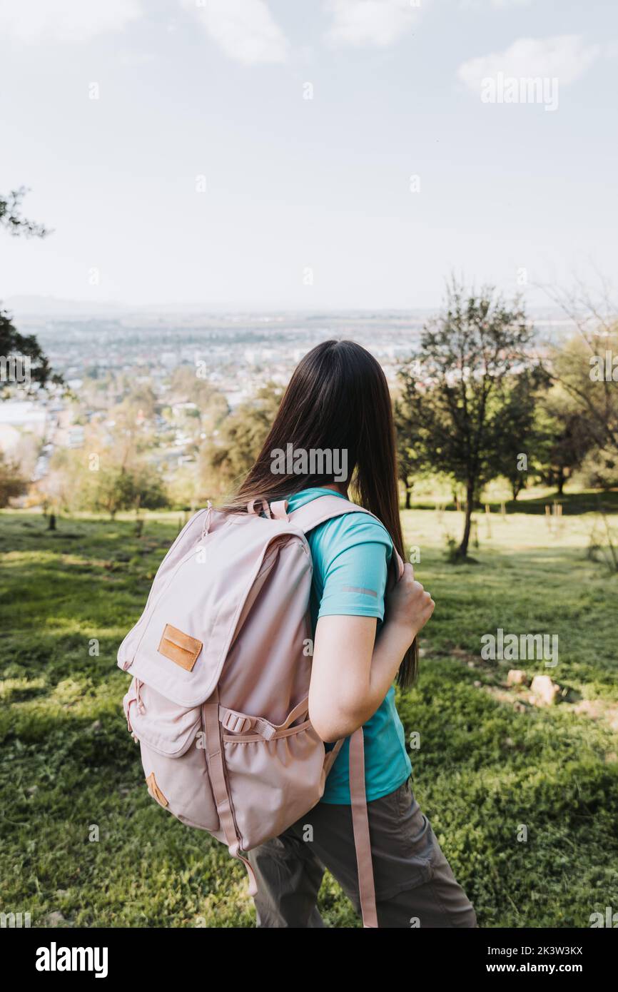Girl student look at horizon hi-res stock photography and images - Alamy