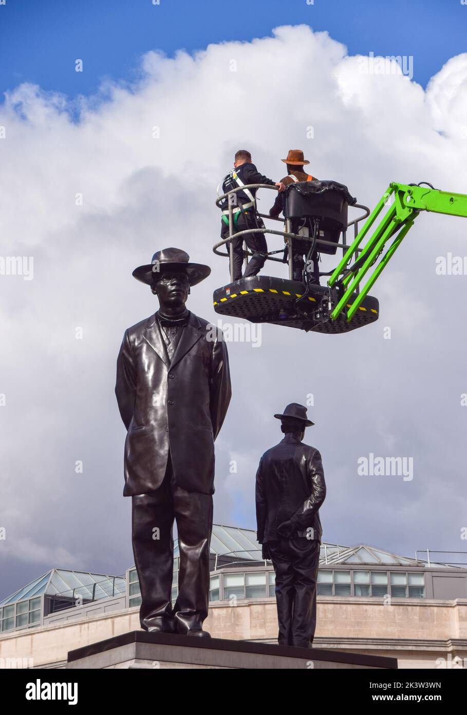 London, UK. 28th Sep, 2022. Artist Samson Kambalu stands on a mobile ...