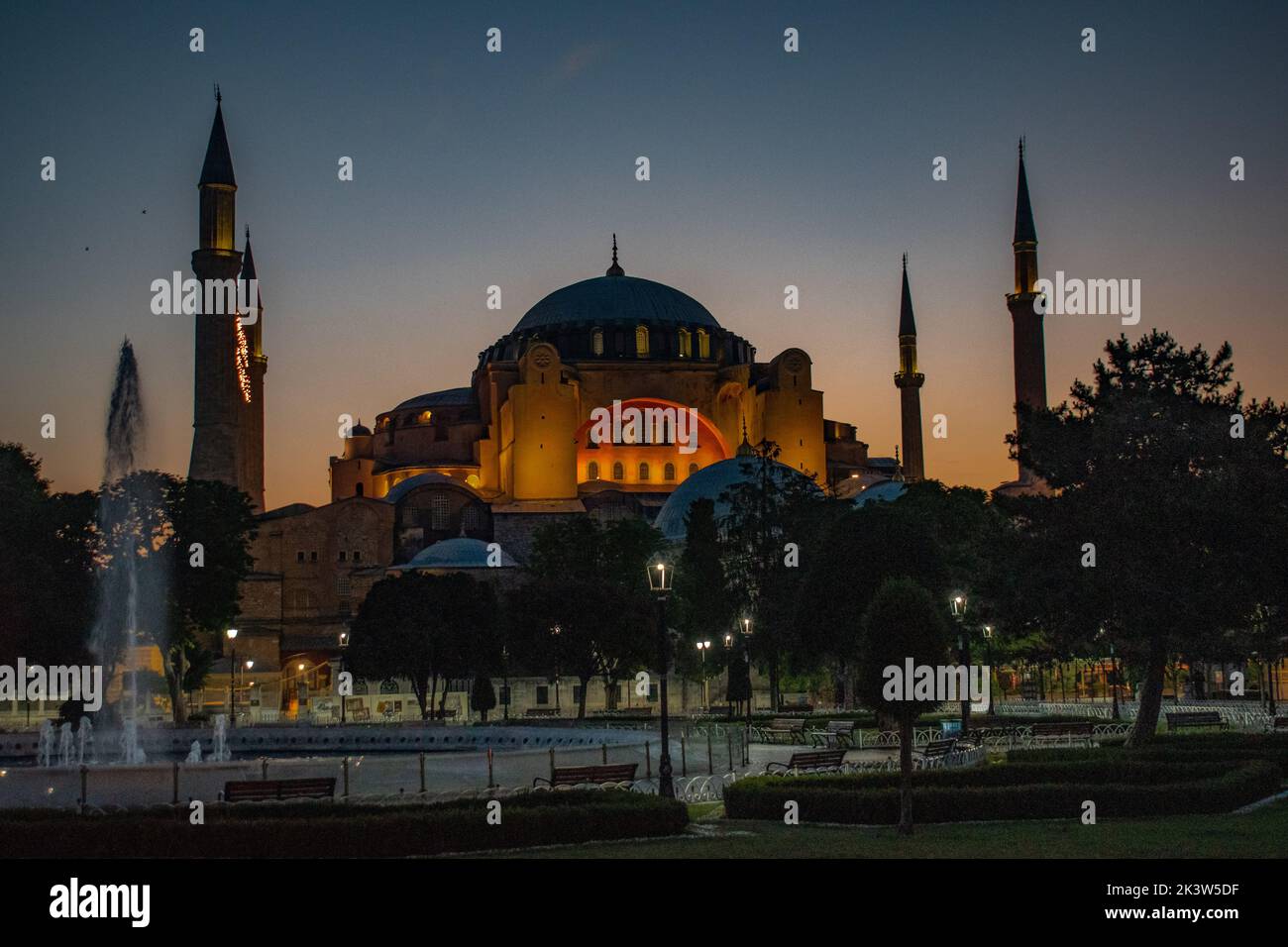 Postcards from around the world hi-res stock photography and images - Alamy