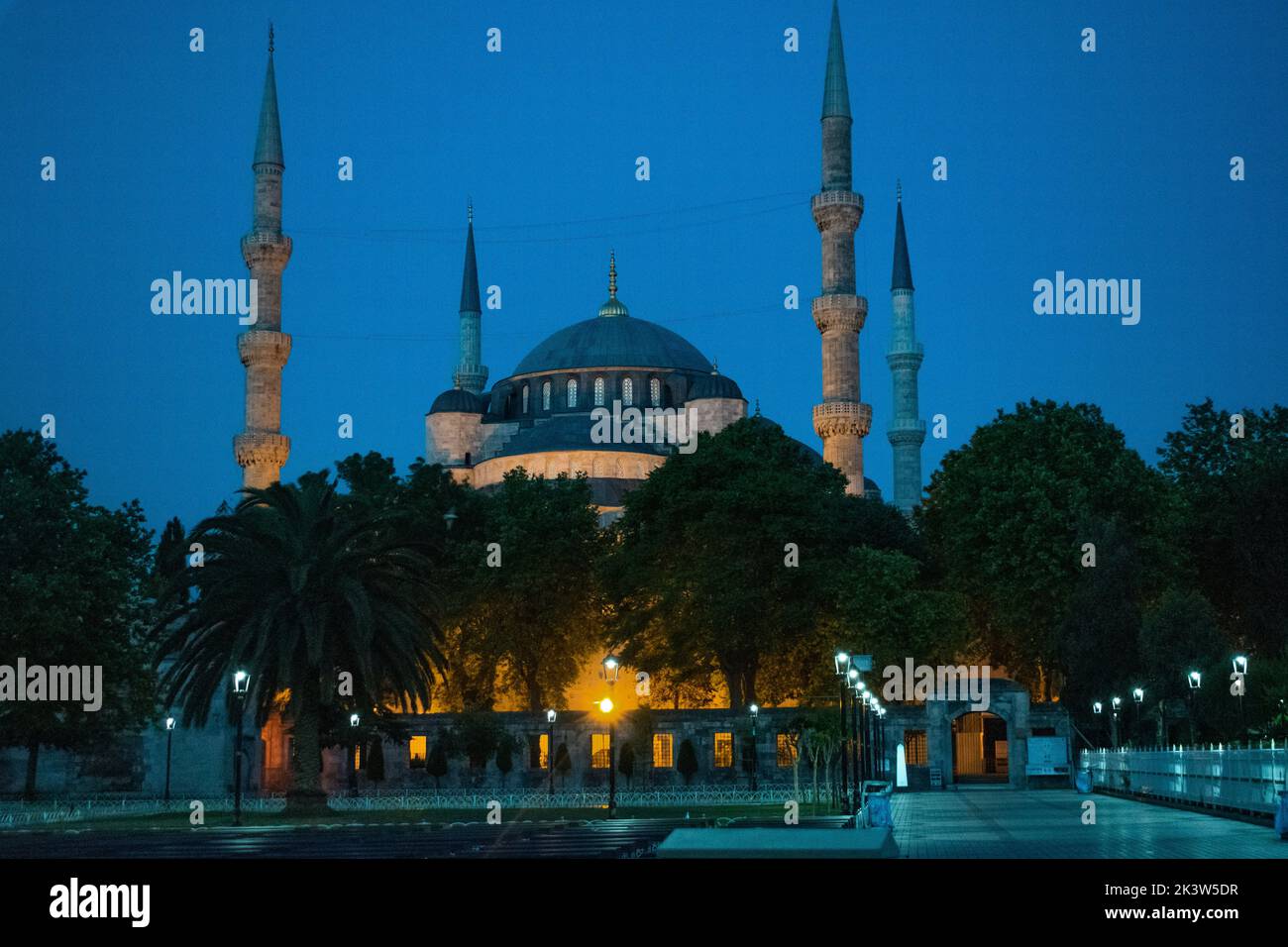 Postcards from around the world hi-res stock photography and images - Alamy