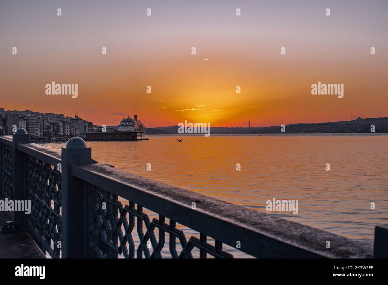 Postcards from around the world hi-res stock photography and images - Alamy