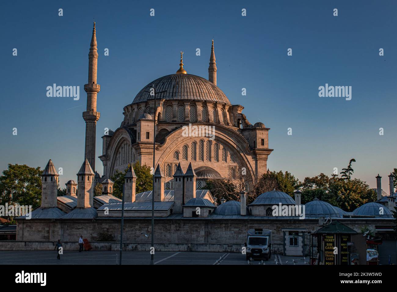Postcards from around the world hi-res stock photography and images - Alamy