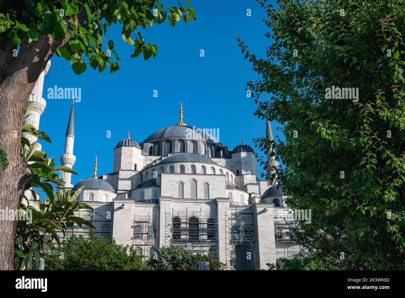 Postcards from around the world hi-res stock photography and images - Alamy