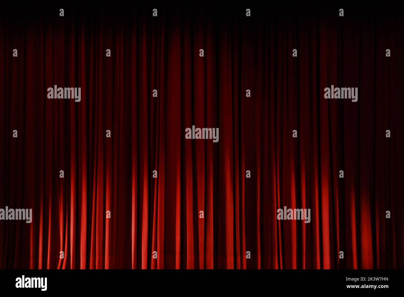Stage curtains closed hi-res stock photography and images - Alamy