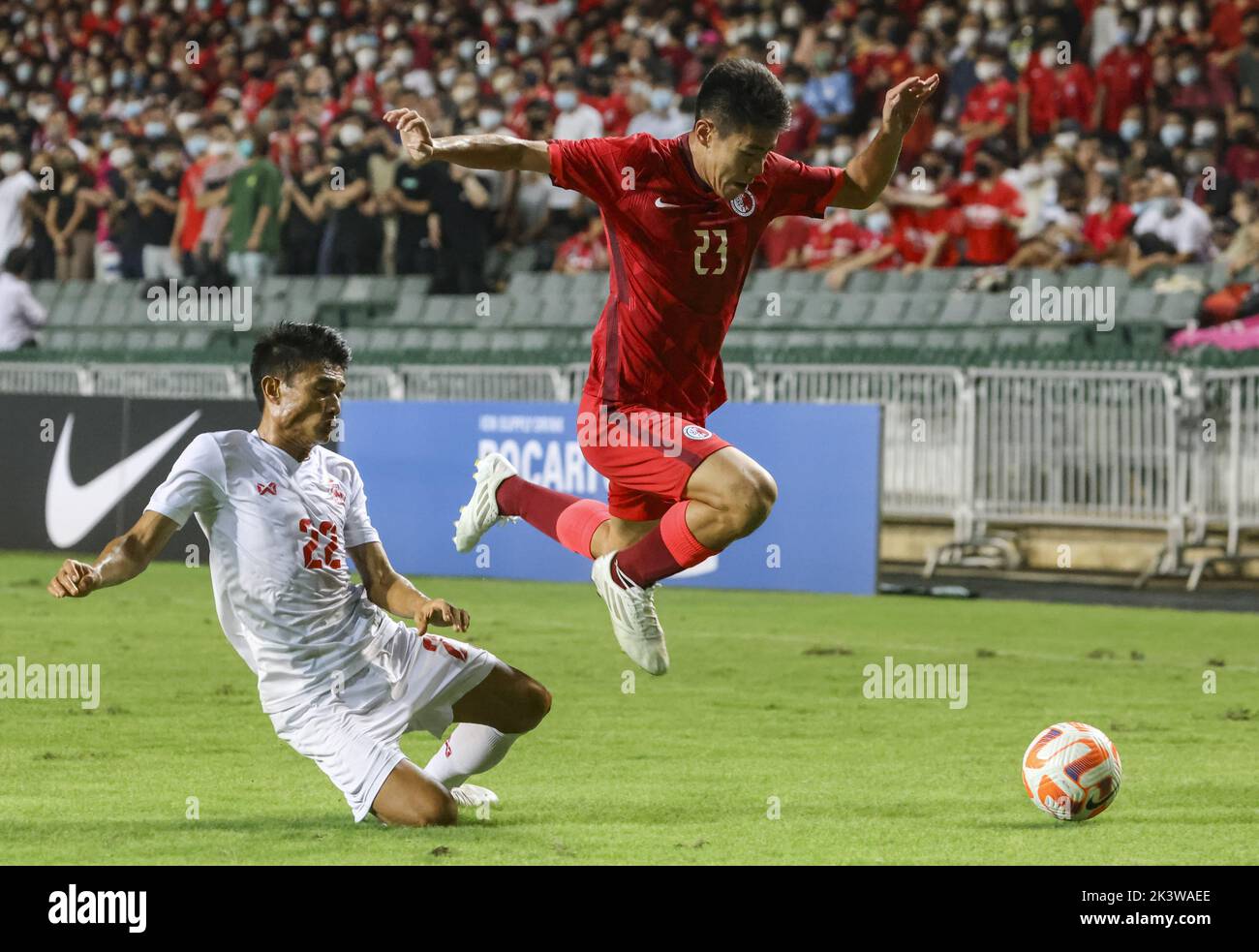#22 Wai Yan Oo (L) of Myanmar and #23 Sun Ming-him of Hong Kong in action during the ...