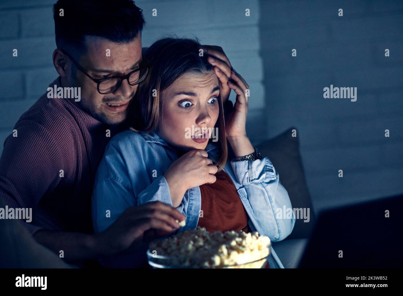 Shock horror screaming computer hi-res stock photography and images - Alamy