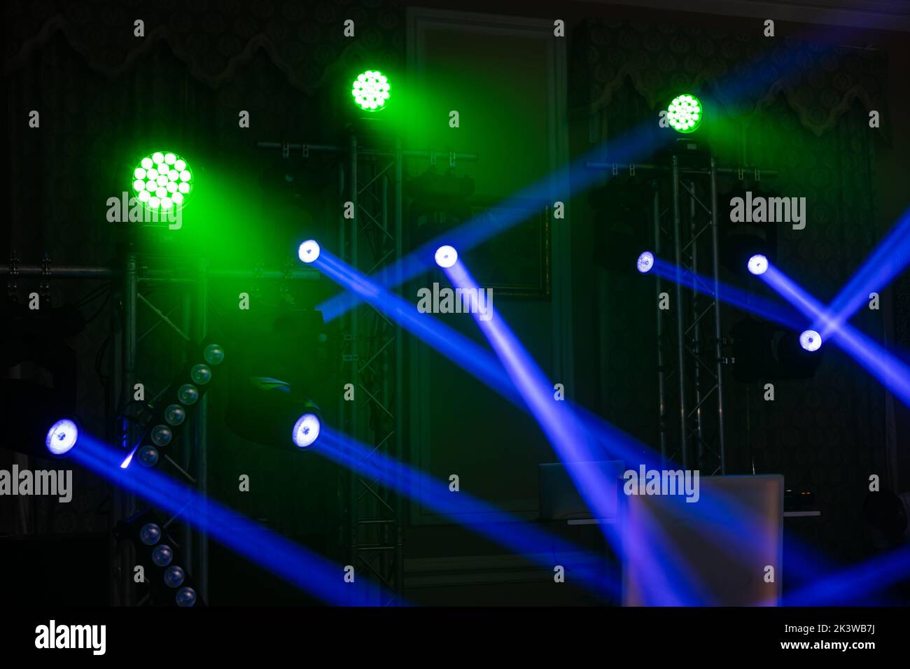 multiple spotlights on a theatre stage lighting rig Stock Photo - Alamy