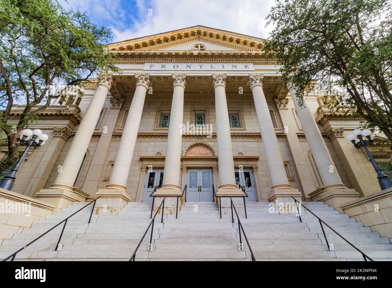 Frontline church downtown hi-res stock photography and images - Alamy