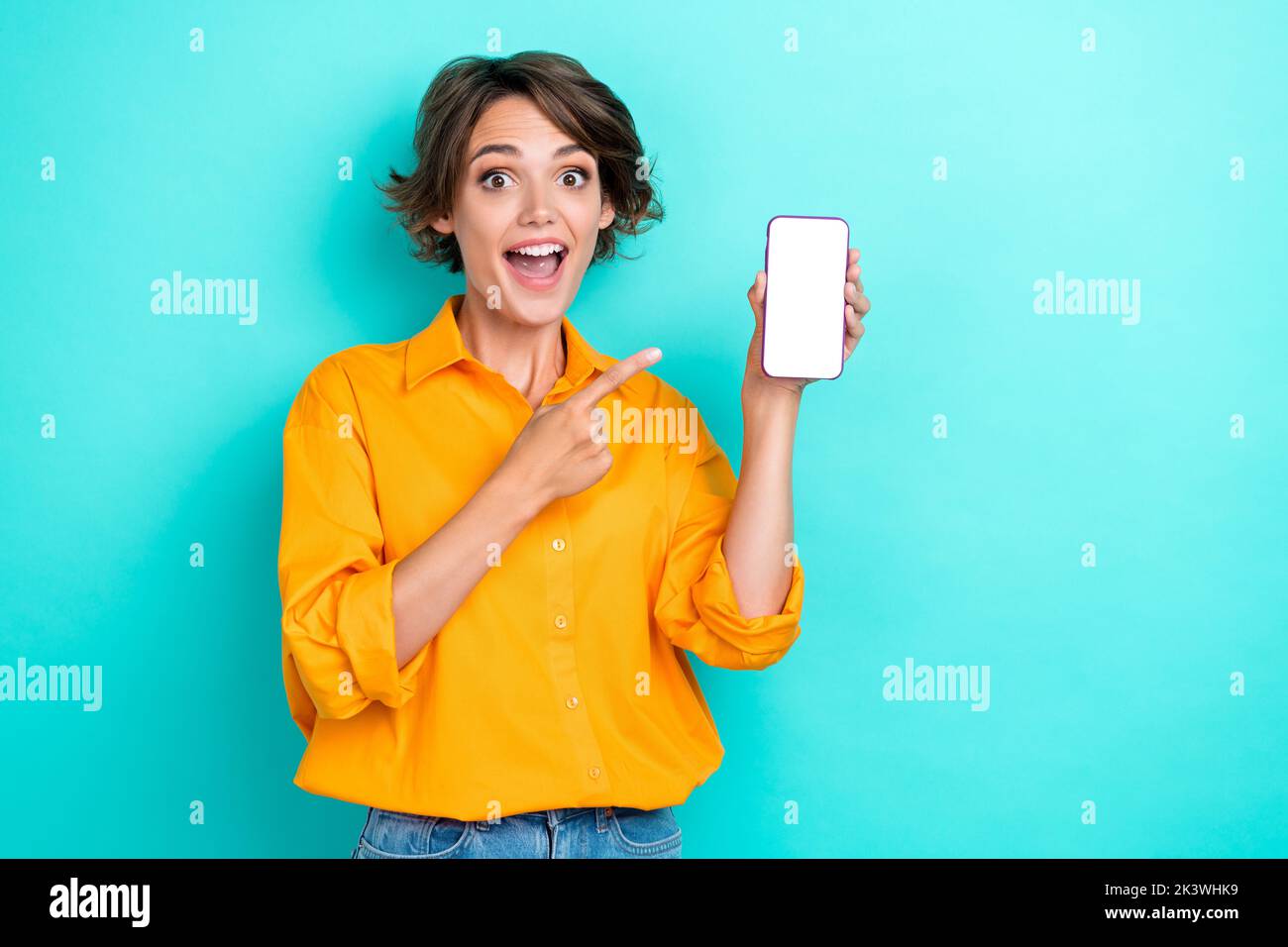 Cell ebanking hi-res stock photography and images - Alamy