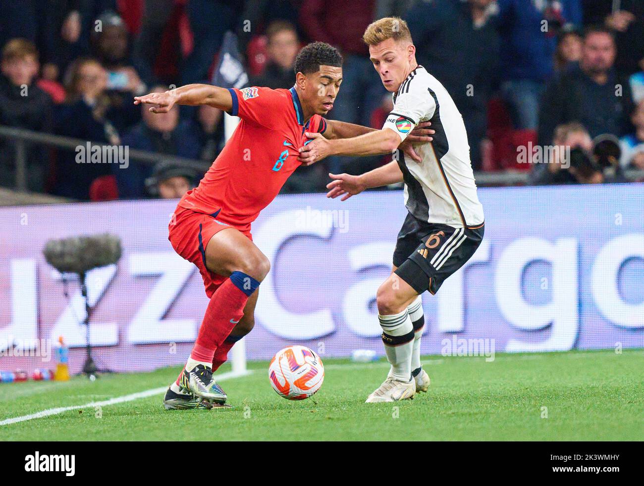 Jude Bellingham, Eng 8 compete for the ball, tackling, duel, header ...