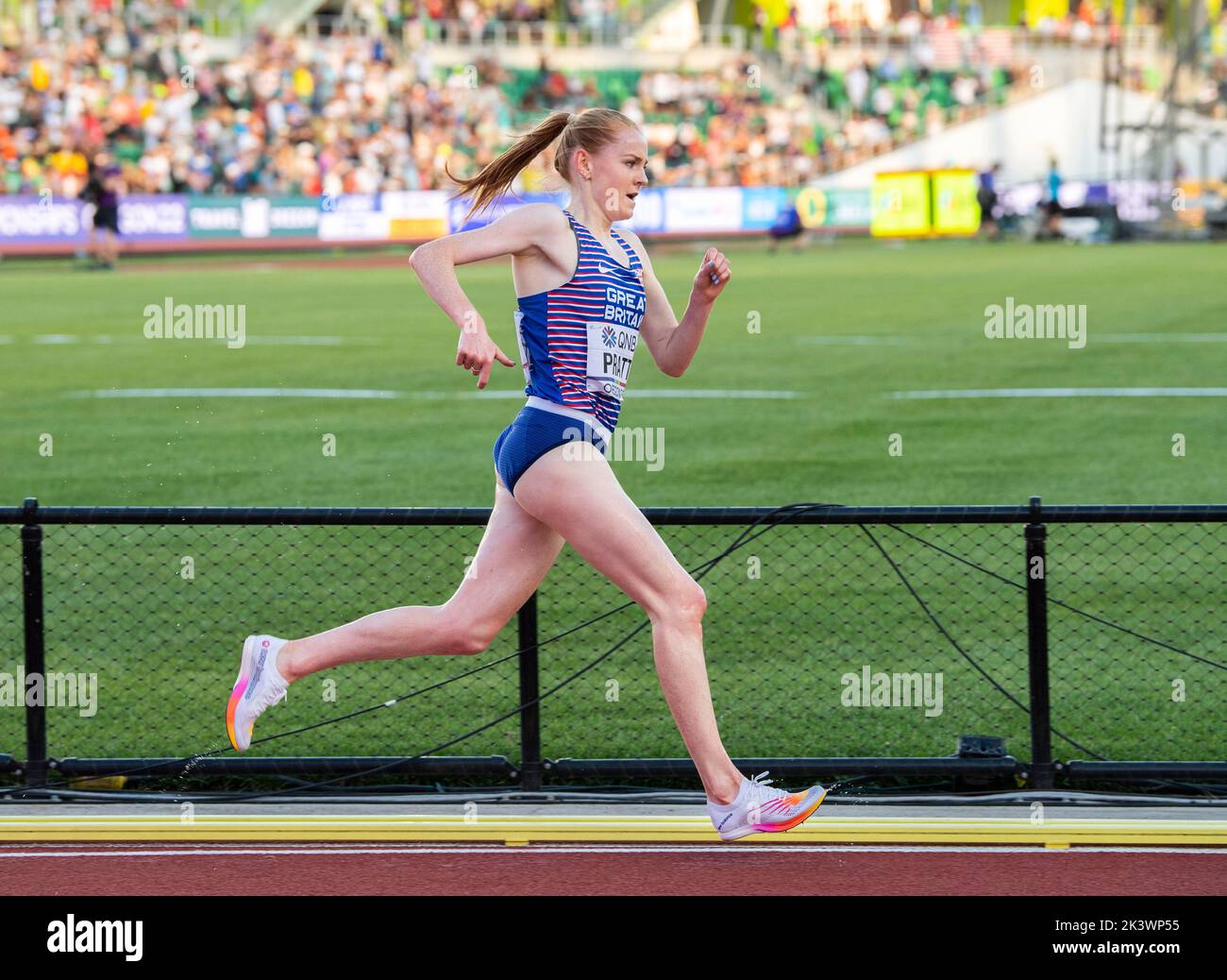 Aimee Pratt of GB&NI competing in the women’s 3000m steeplechase final ...