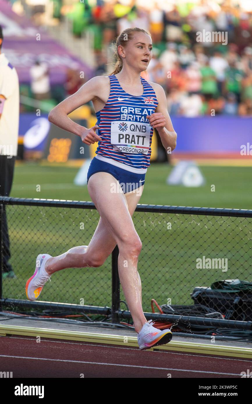 Aimee Pratt of GB&NI competing in the women’s 3000m steeplechase final ...