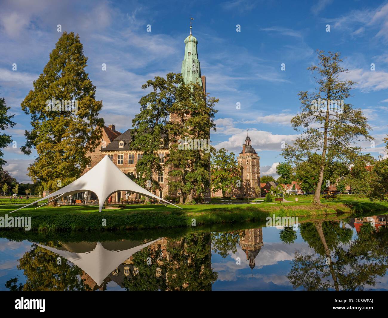 Raesfeld castle in germany Stock Photo - Alamy