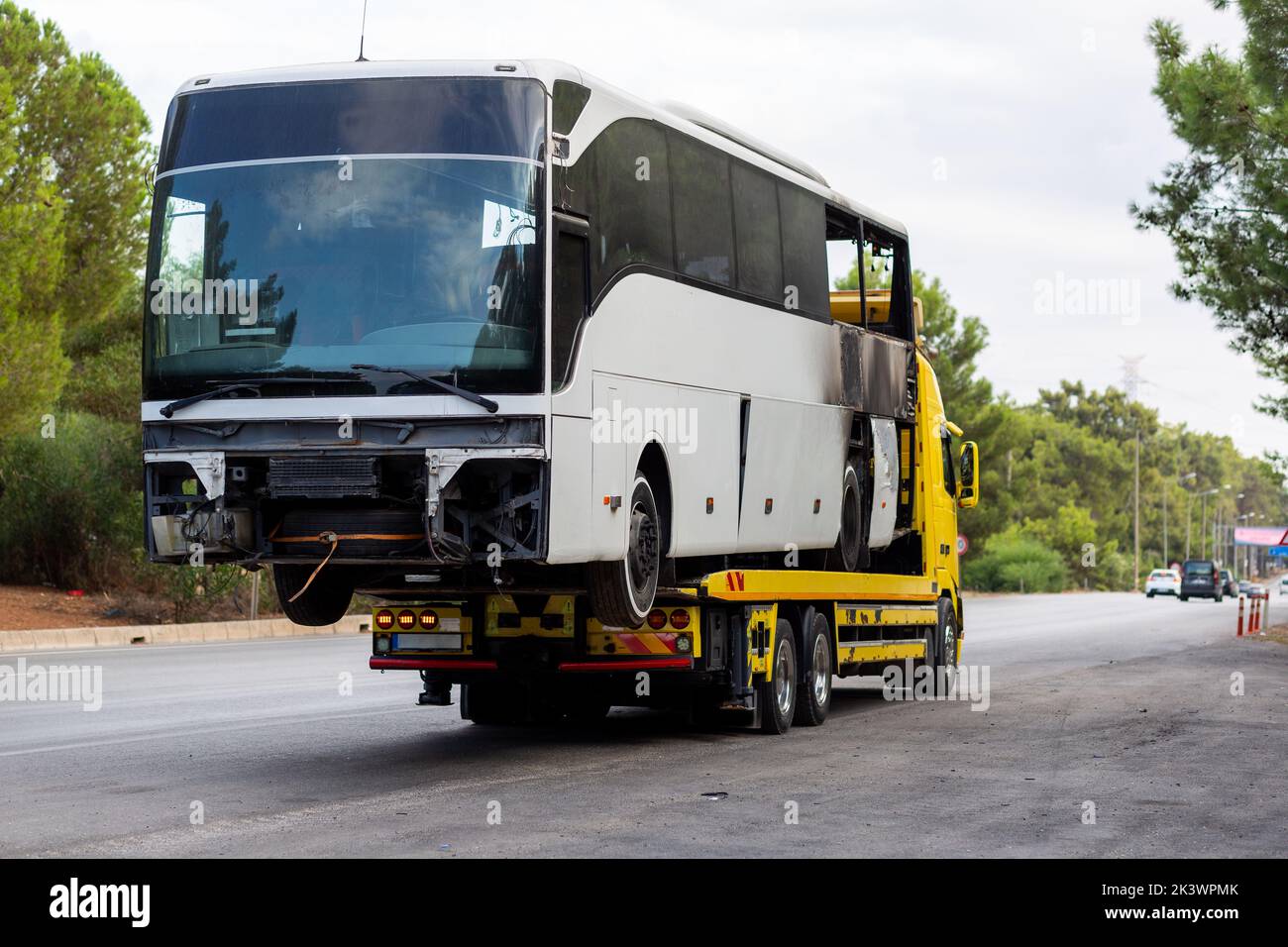 Bus tow recovery hi-res stock photography and images - Alamy