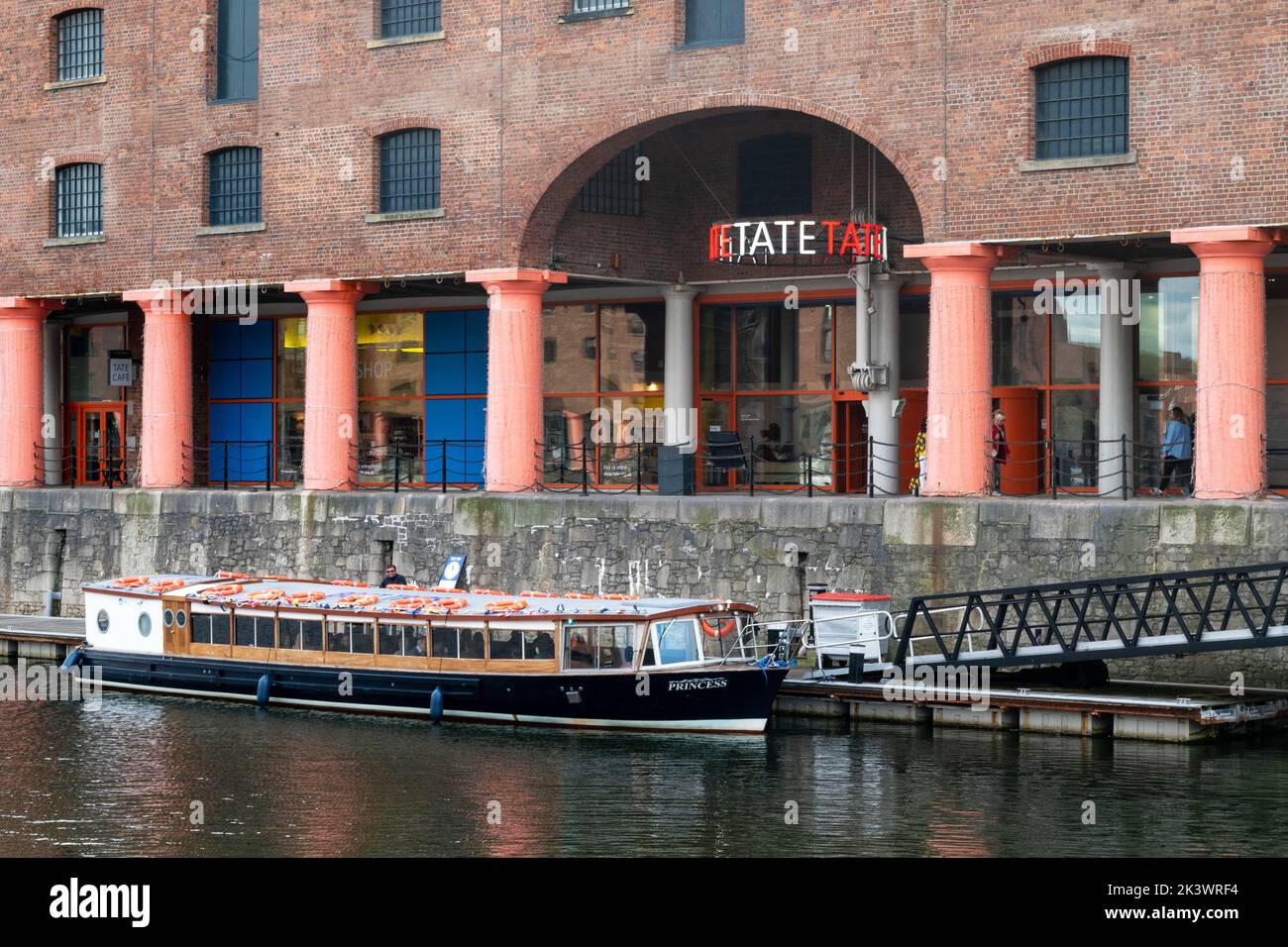 Princess tour boat docked in the canal in front of Tate Museum in ...