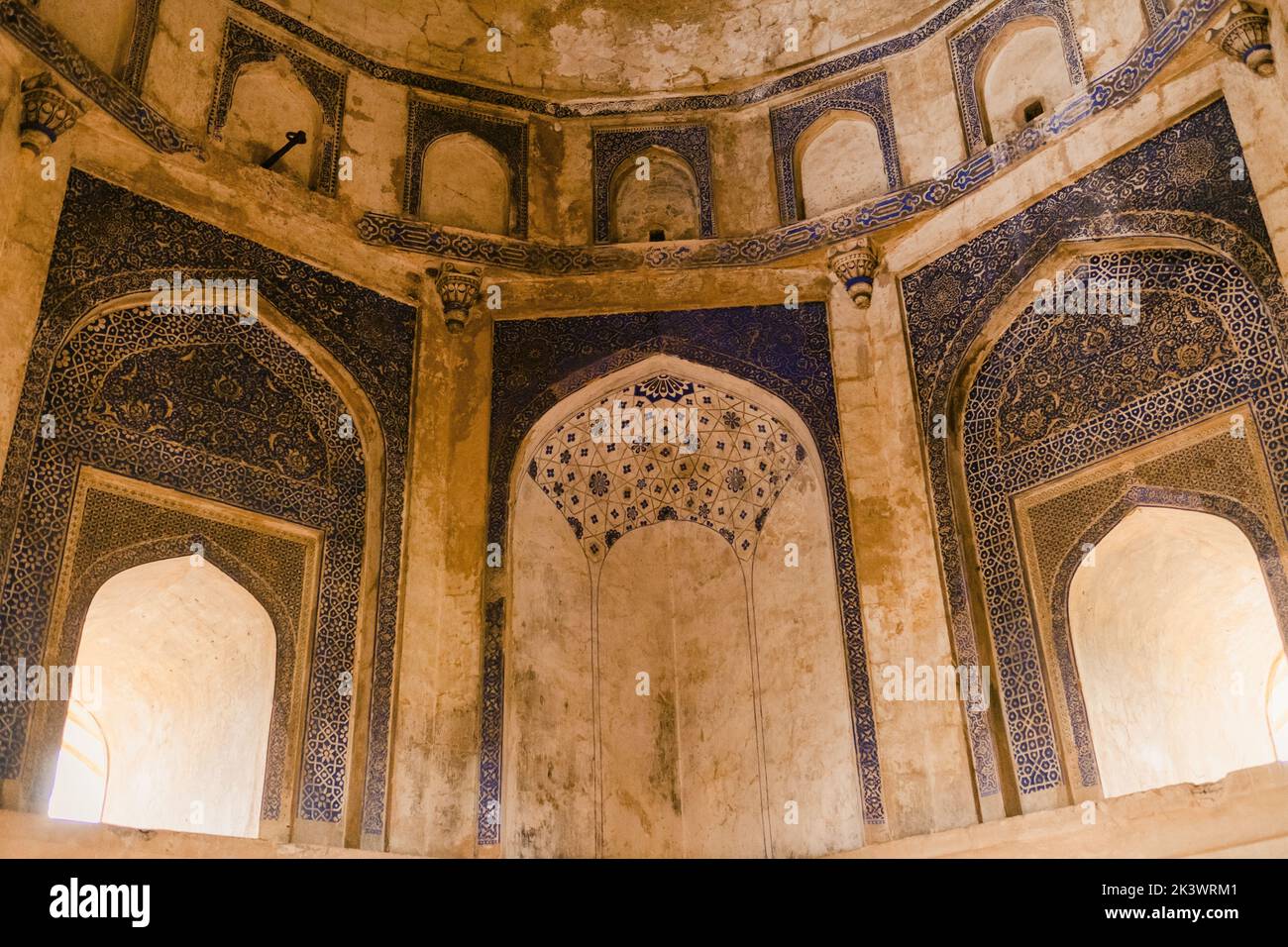 Jamali kamali mosque and tomb hi-res stock photography and images - Alamy
