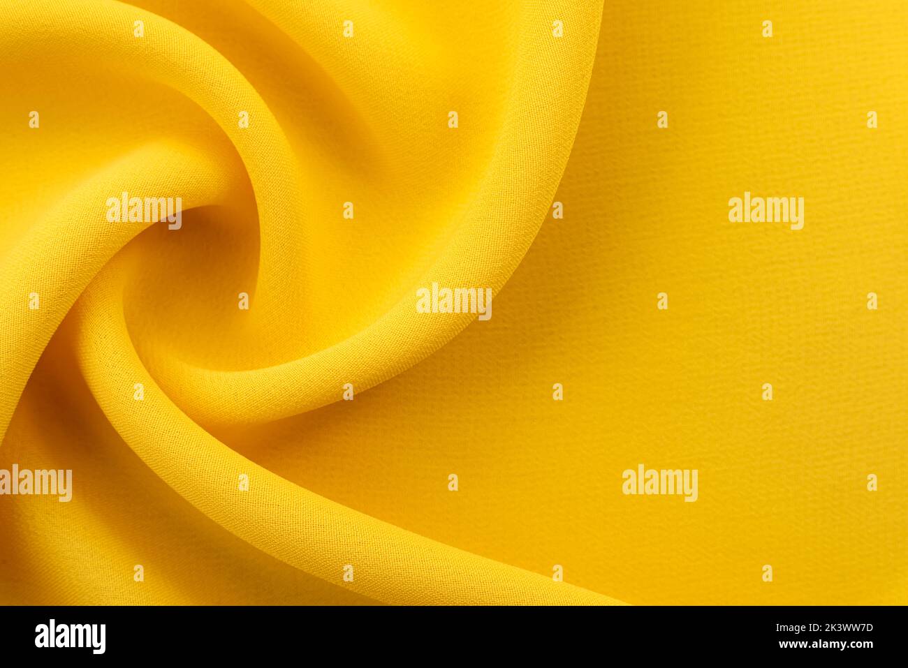 Bright yellow silk chiffon Mood, fluttering in the wind like a daisy ...