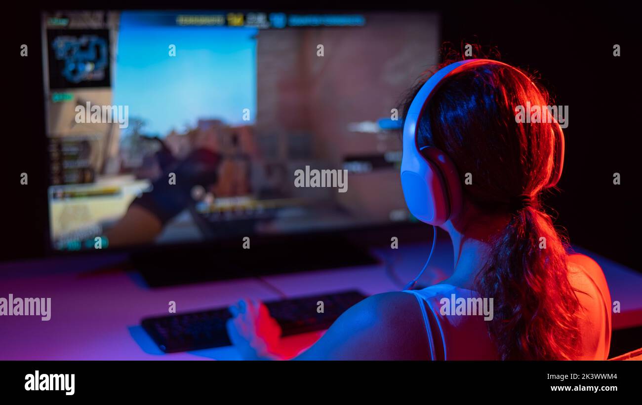 Video game screen rear view hi-res stock photography and images - Alamy