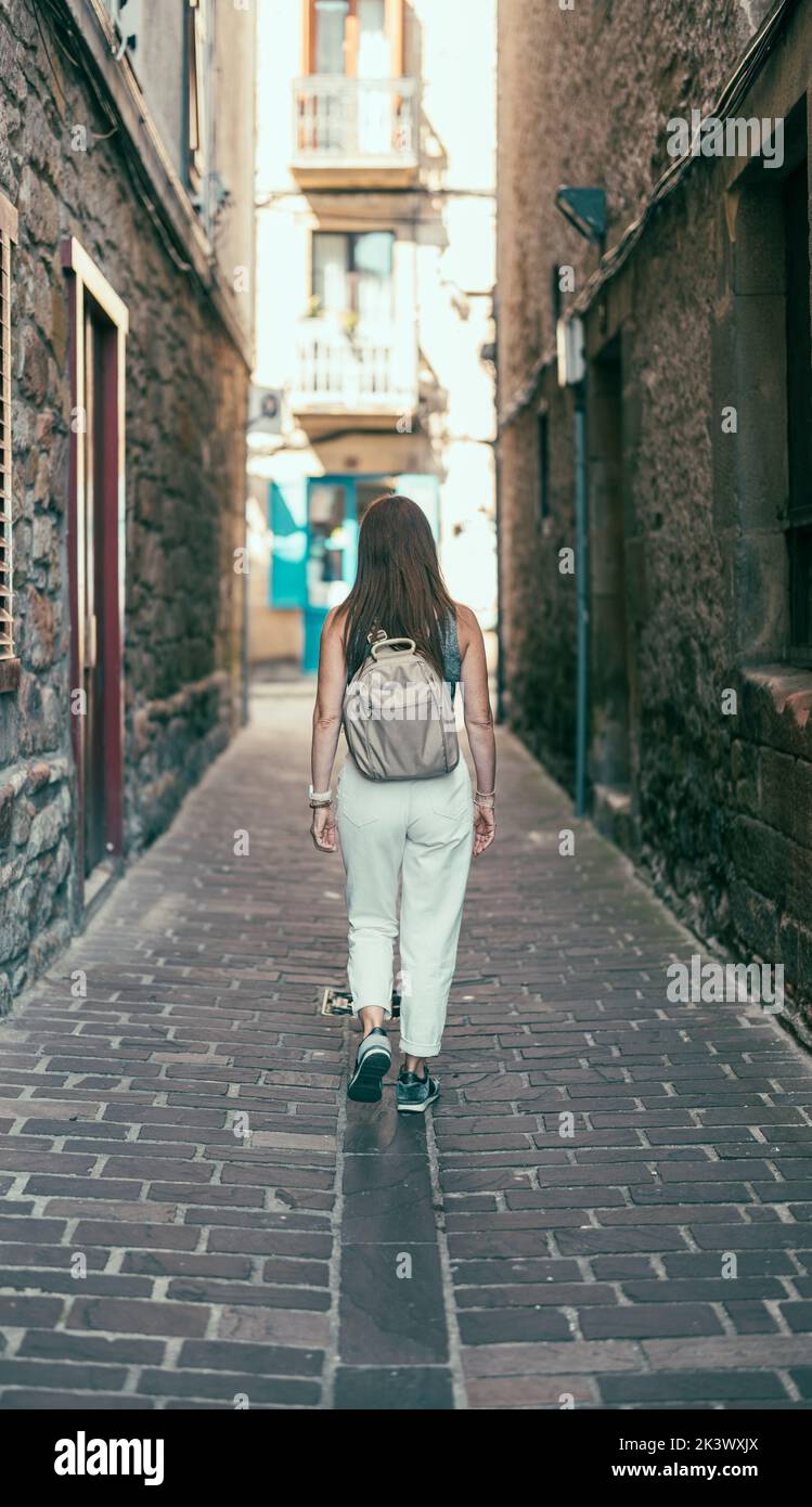 Old back street hi-res stock photography and images - Alamy