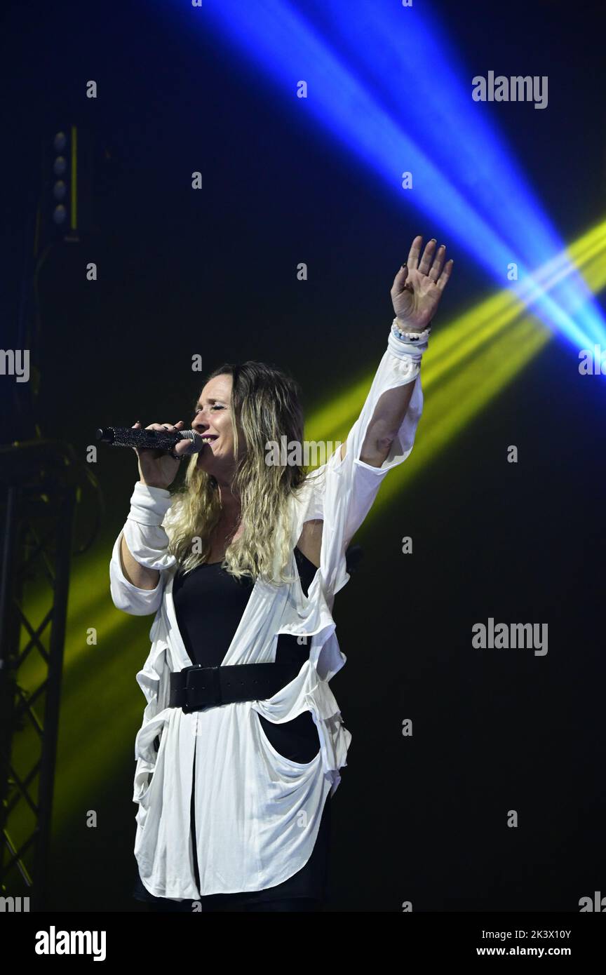 Daniela Ulrich aka Daniela Alfinito bei der "Für unsere Freunde" Tour ...