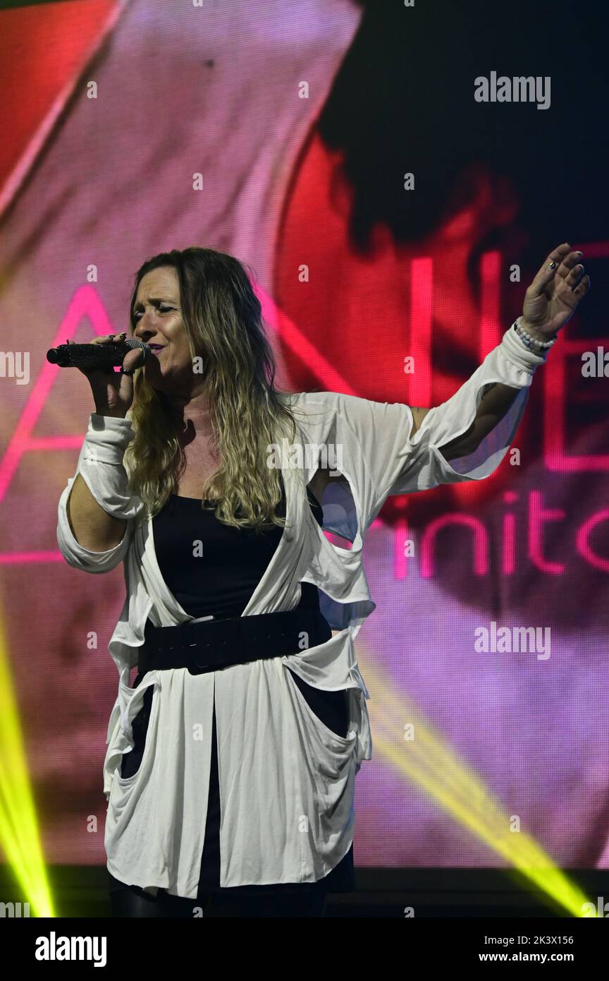 Daniela Ulrich aka Daniela Alfinito bei der "Für unsere Freunde" Tour ...