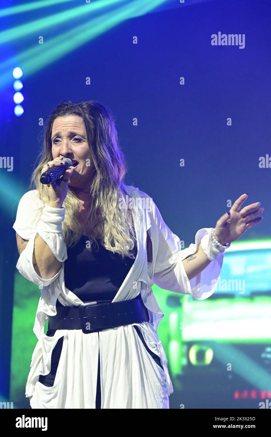 Daniela Ulrich aka Daniela Alfinito bei der "Für unsere Freunde" Tour ...