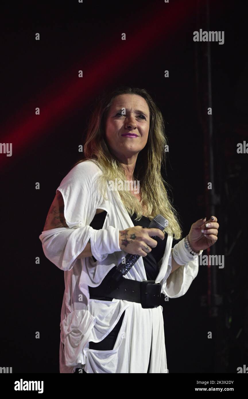 Daniela Ulrich aka Daniela Alfinito bei der "Für unsere Freunde" Tour ...