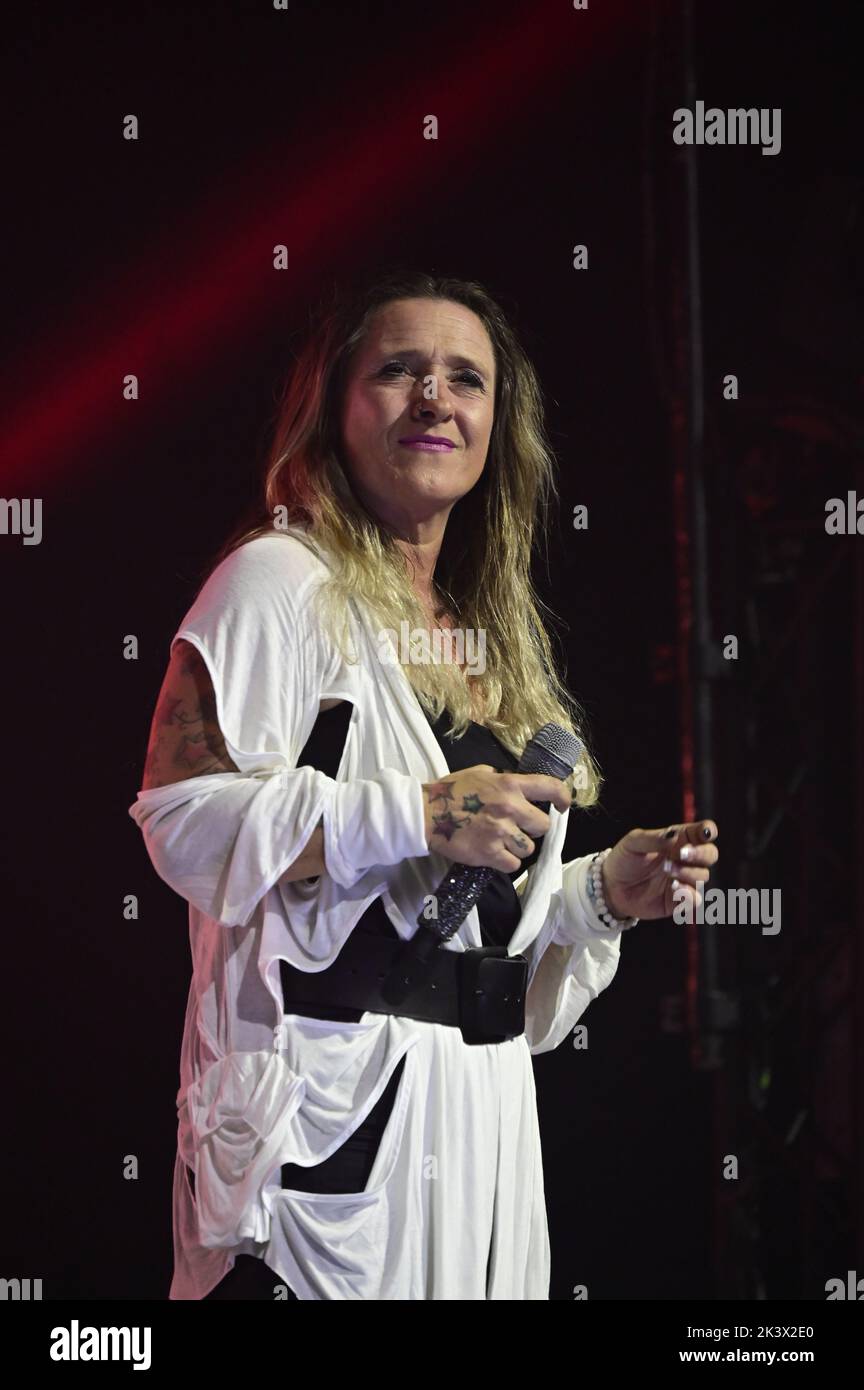 Daniela Ulrich aka Daniela Alfinito bei der "Für unsere Freunde" Tour ...