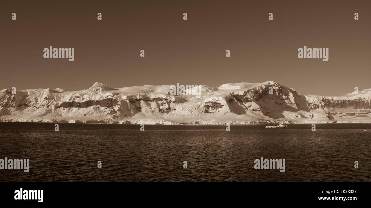 Antarctic mountains end sea landscape, Antartica Stock Photo - Alamy