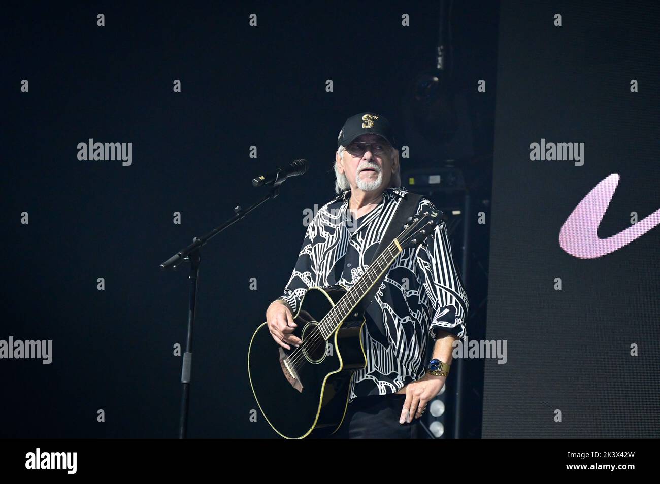 Karl-Heinz Ulrich von den Amigos bei der "Für unsere Freunde" Tour in ...