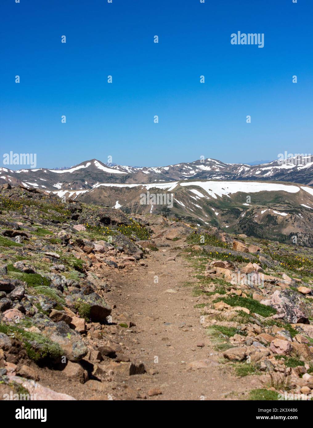 Hiking in the mountains of colorado hi-res stock photography and images ...