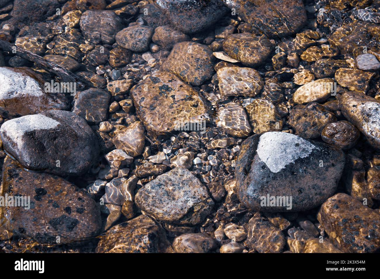 Boulders in river bed hi-res stock photography and images - Alamy