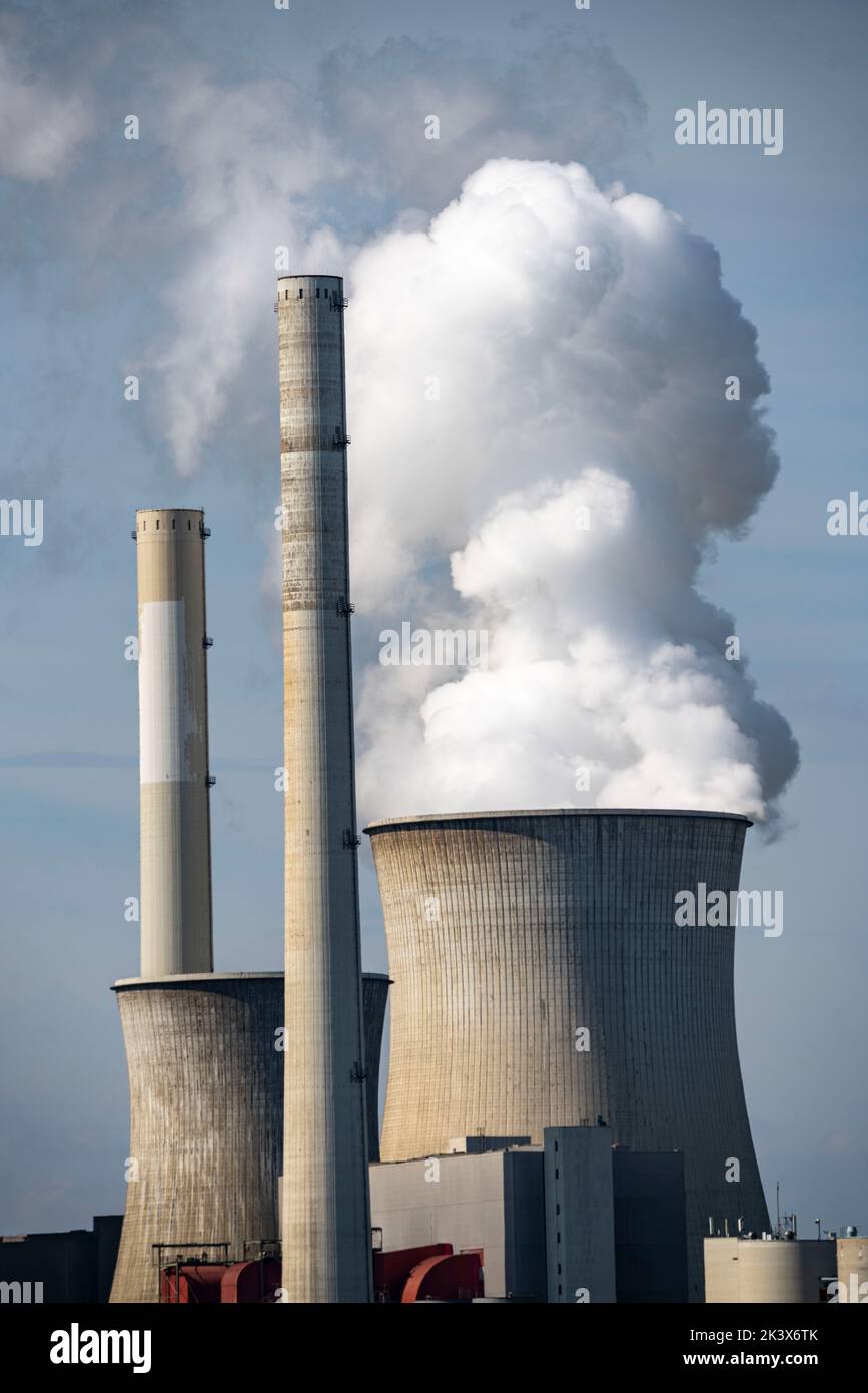 RWE's Neurath lignite-fired power plant, near Grevenbroich, Germany's ...