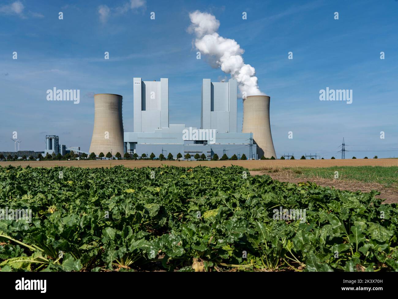 RWE's Neurath lignite-fired power plant, near Grevenbroich, Germany's ...