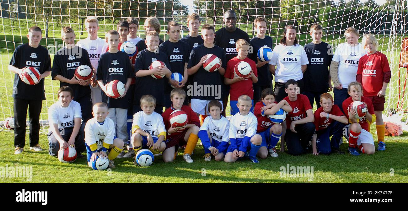 SOL CAMPBELL JOINS IN WITH THE KIDS TO LAUNCH THE OKI STREET SIXES AT ...