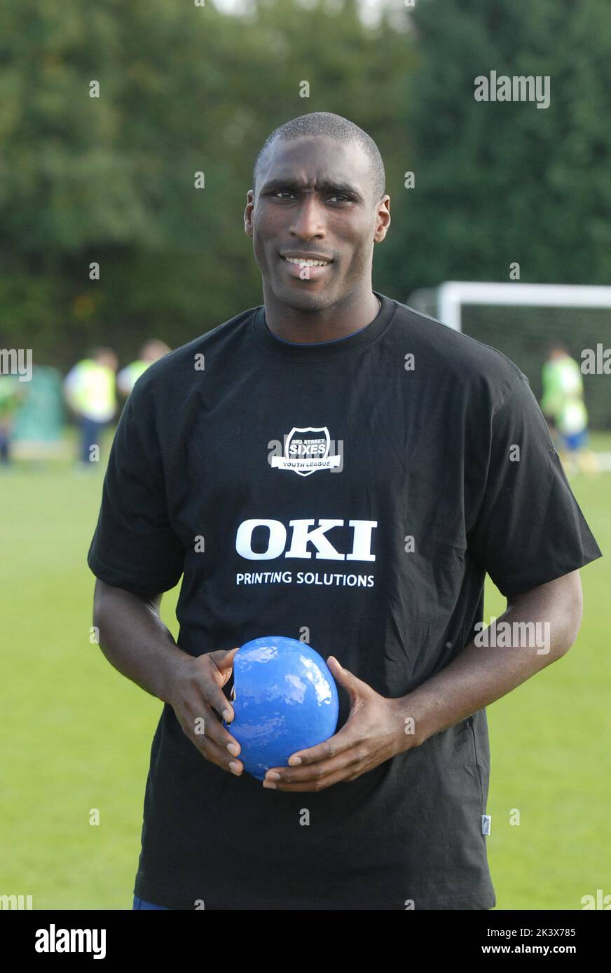 SOL CAMPBELL AT THE LAUNCH OF THE OKI STREET SIXES AT PORTSMOUTH'S ...