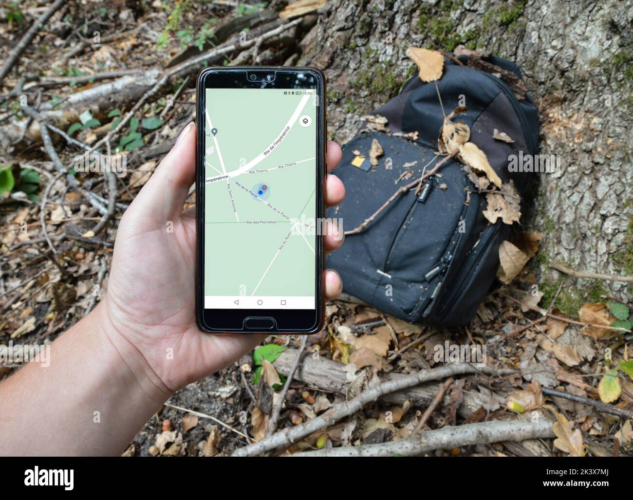 Geolocation app hi-res stock photography and images - Alamy