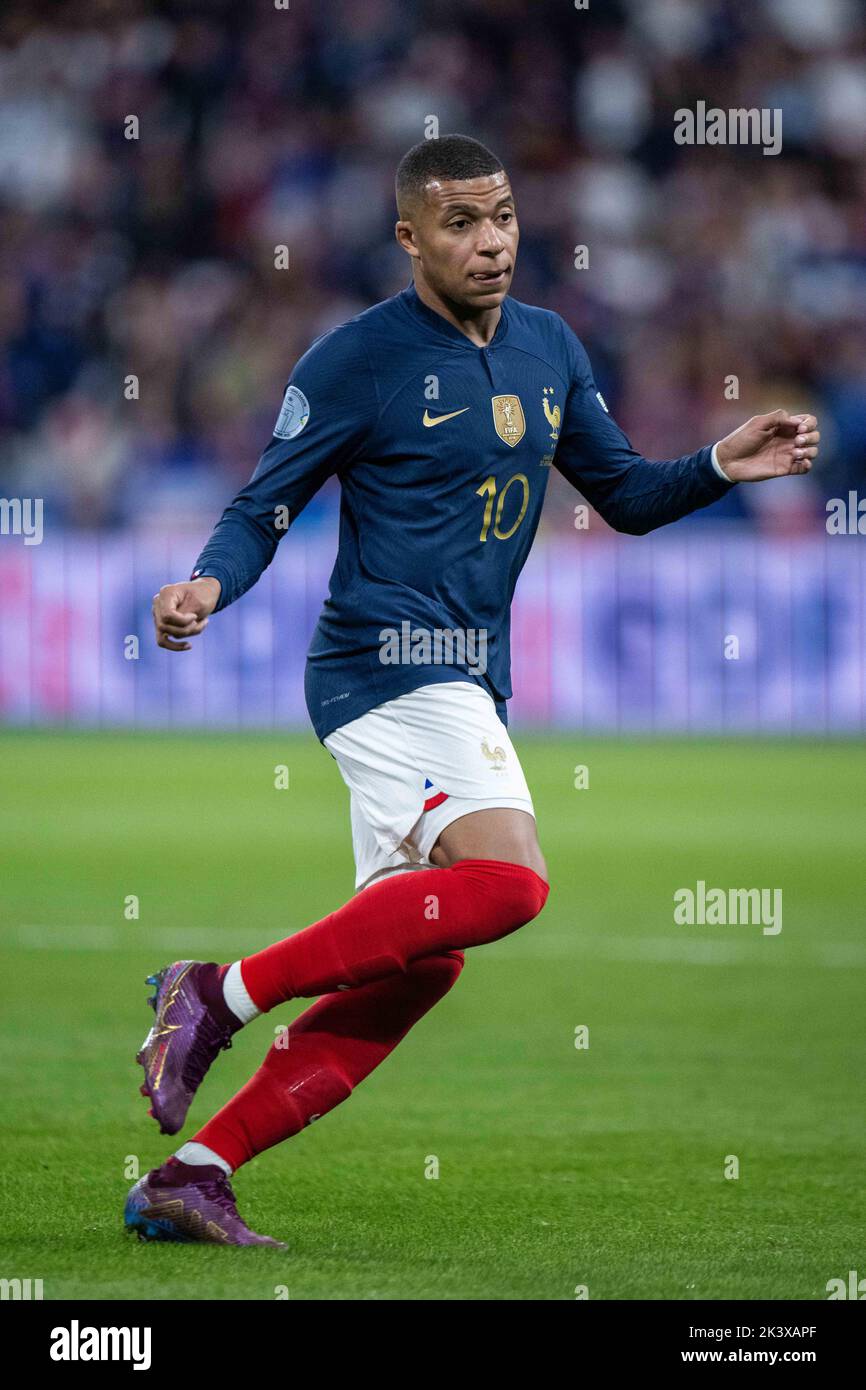 Kylian mbappe france kit hi-res stock photography and images - Alamy