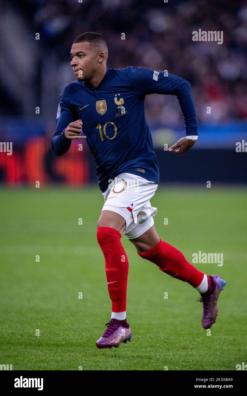 Kylian mbappe france kit hi-res stock photography and images - Alamy