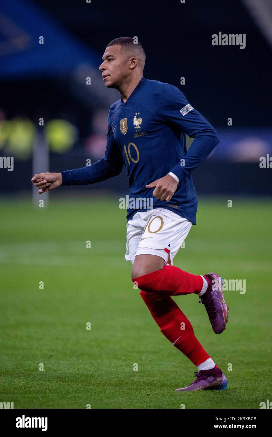 Kylian mbappe france kit hi-res stock photography and images - Alamy